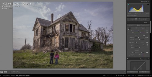 Create An Atmosphere Of Horror With This Haunted House Photo Tutorial ...